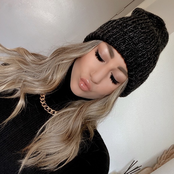 Emily's Closet (@emilyemig) | Poshmark